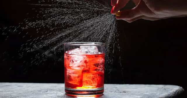 Cocktail Cardinale: il drink della Roma di Fellini - inNaturale