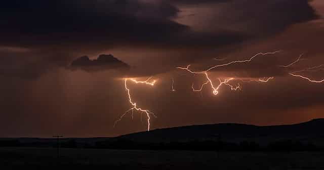 Qual è la differenza tra lampo, fulmine e saette? - inNaturale