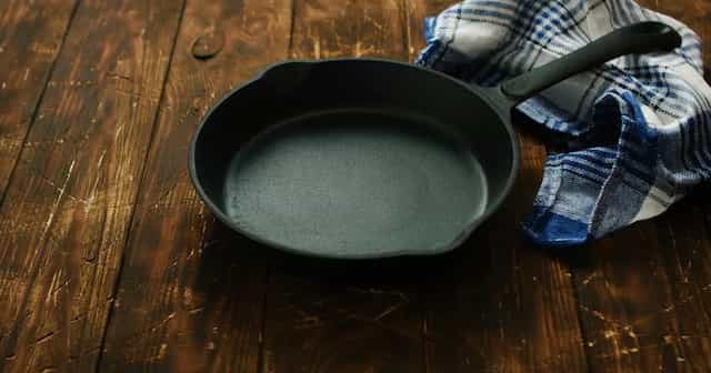 Pentole in ghisa: come usarle al meglio (anche per fare il pane ...