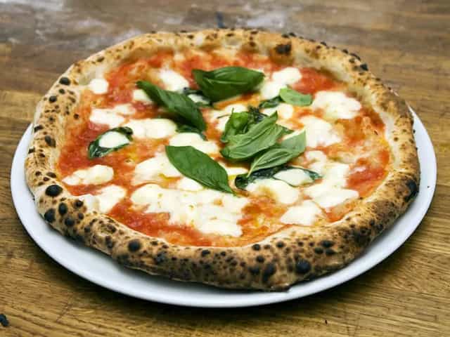 Las mil y una formas de pizza, desde conos hasta piruletas - inNaturale